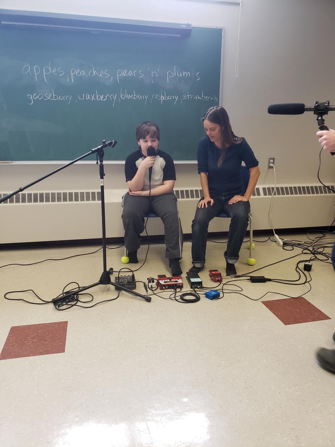 Bradley beat boxing Louise watching - ELAN